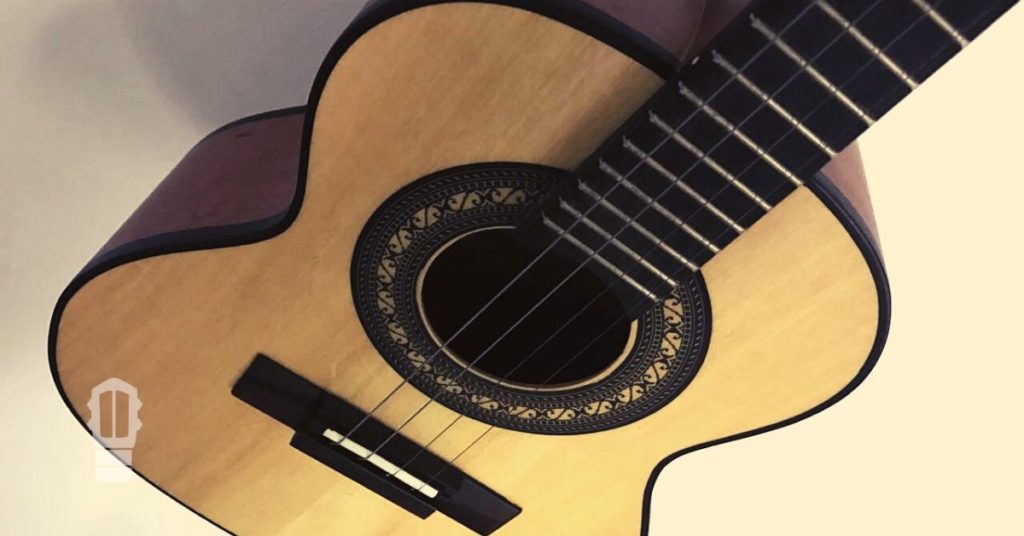 Learn to play the Cavaquinho, in English - TuCuatro
